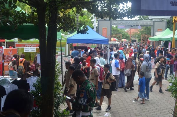 Galeri Keseruan Pensi SPENSA - Spensa Kuler 2019 - SMP Negeri 1 Cilacap